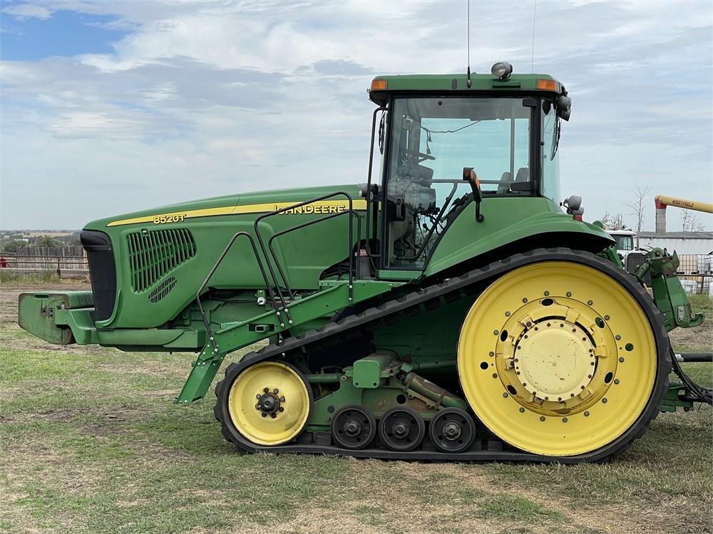 Dunkle Auction Services - 2002 JOHN DEERE 8520T 4WD Track Tractor ...