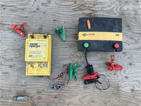 Dunkle Auction Services - GALLAGHER B280 & BEE Farm Fencer 12 Volt ...