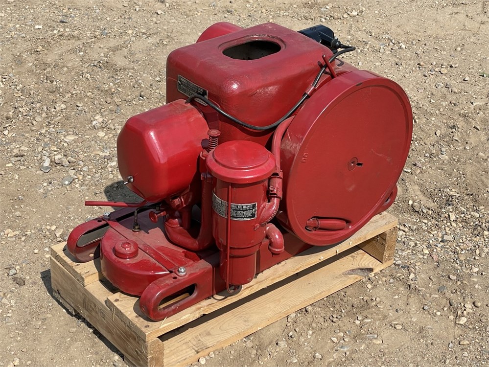 Dunkle Auction Services - INTERNATIONAL HARVESTER 1 ½ - 2 ½ HP. Model ...