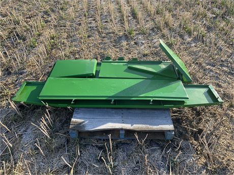 Dunkle Auction Services - JOHN DEERE Series Combine Hopper Extension