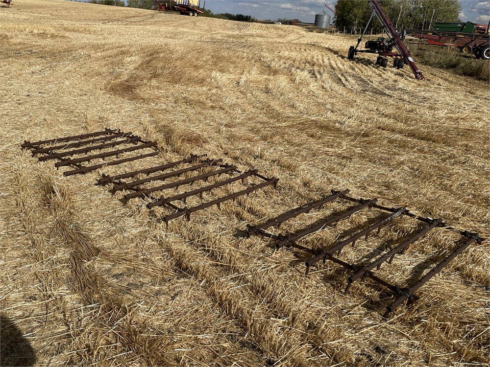 Dunkle Auction Services Inc. - (3) 5 Ft. Sections Of 5 bar Harrows