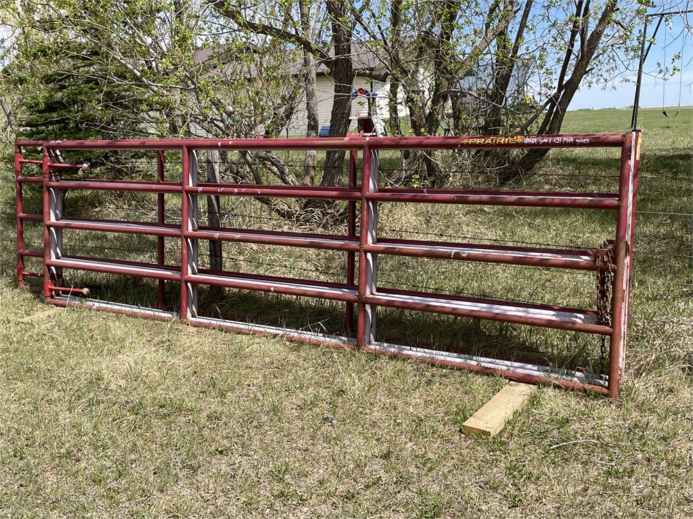 Dunkle Auction Services - (1) PRAIRIE 16 Ft. Gate & (3) PRAIRIE 14 Ft ...