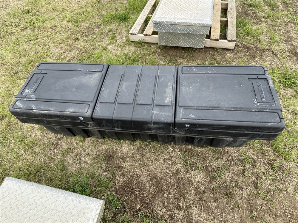 Dunkle Auction Services Inc. - CONTICO Tuff Box 6 Ft. Long X 20" Wide X ...