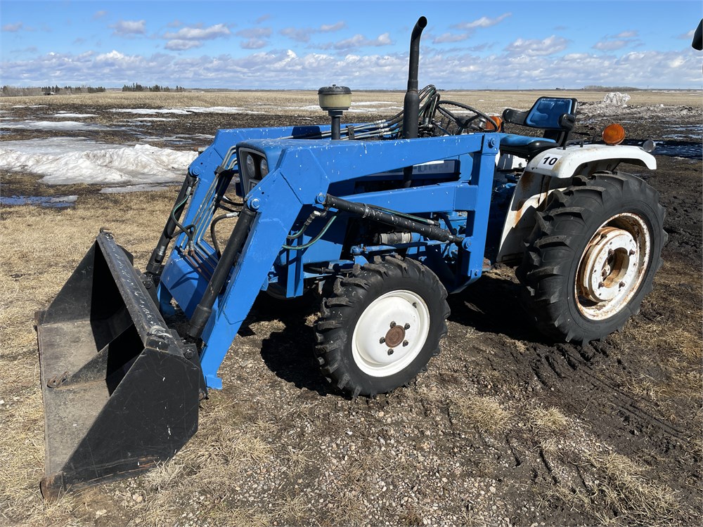 Dunkle Auction Services Inc. - 1979 FORD 1700 MFWD Tractor w/ Ford 770 ...