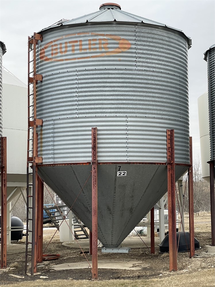 Dunkle Auction Services Inc. - BUTLER 3 Ring X 14 Ft. ±1800 Bushel ...