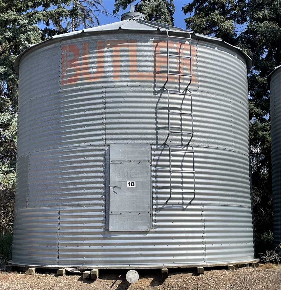 Dunkle Auction Services - BUTLER ±3500 Bushel 4 Ring X 19 Ft. Flat ...