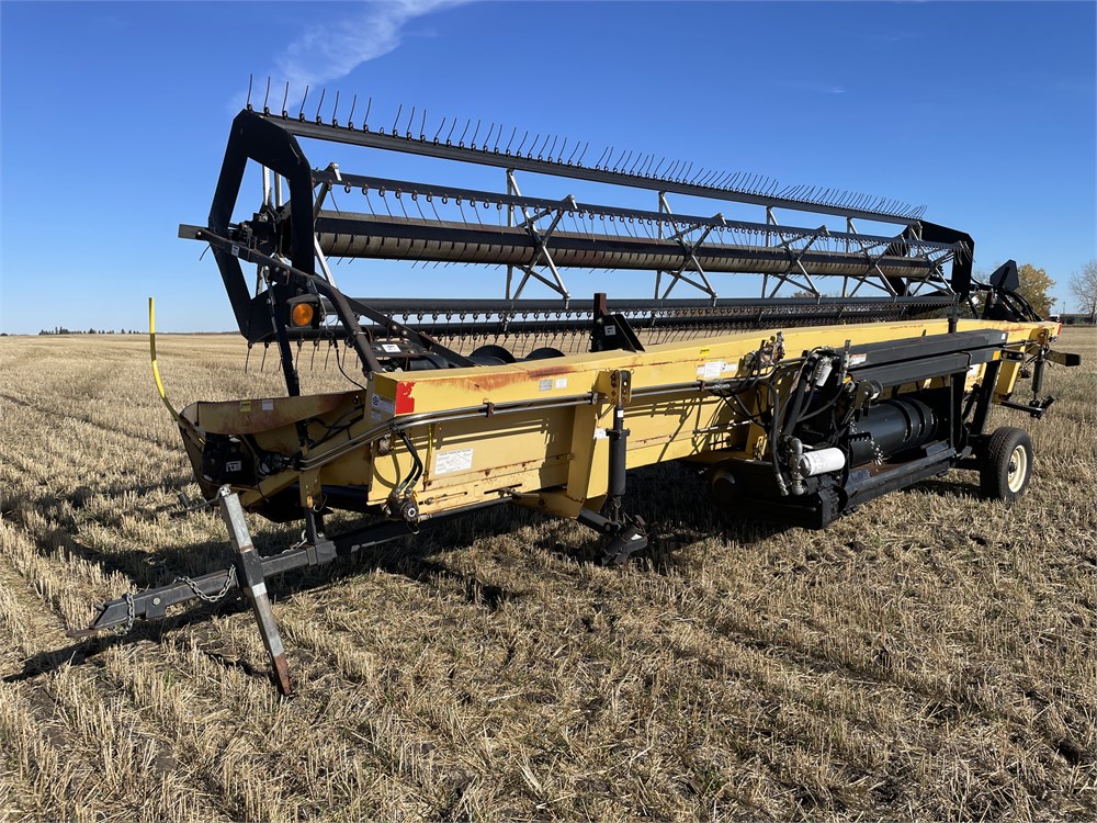 Dunkle Auction Services - 1999 NEW HOLLAND Honeybee 994 Draper Header w ...