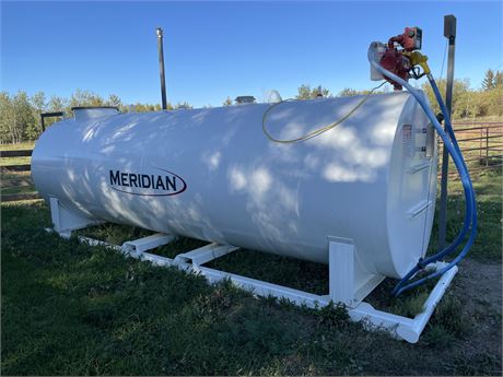 Dunkle Auction Services - 2022 MERIDIAN 10,000L Dual Wall Diesel Fuel ...