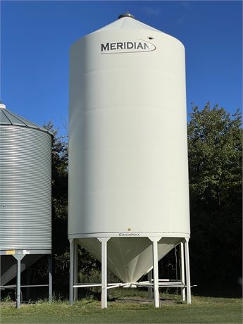 Dunkle Auction Services - 2015 MERIDIAN Grain Max ±5000 Bushel Smooth ...