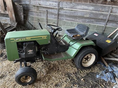 Dunkle Auction Services Inc. - CO-OP AG TRAC 16/42 Ride-On Lawn Tractor ...