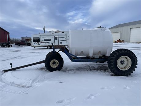 Dunkle Auction Services Inc. - Liquid Fertilizer Cart w/ 1100 Gallon ...