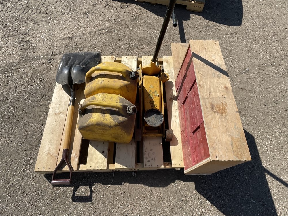 Dunkle Auction Services - Pallet Consisting of a Floor Jack, Bolt Bin W ...