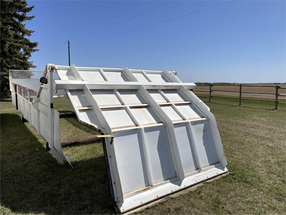 Dunkle Auction Services - 22 Ft. x 9 Ft. Wide x 5 Ft. High Silage Box ...