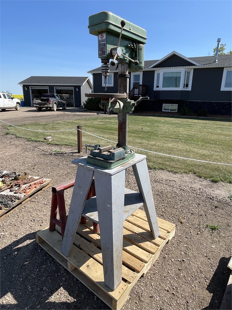 Dunkle Auction Services - SANCHIN 5 Speed Drill Press on Stand & (2 ...