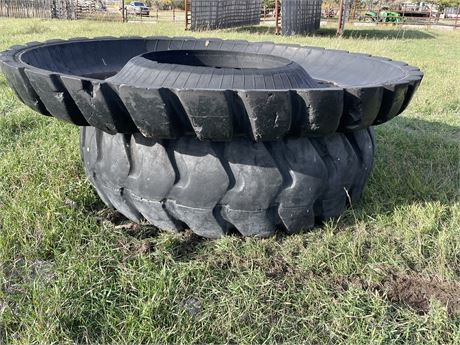 Dunkle Auction Services - Tire Grain Trough #2