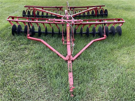 Dunkle Auction Services - MASSEY HARRIS 10 Ft. Disc w/ 15" Smooth ...