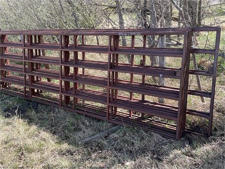 Dunkle Auction Services - (5) - 14 Ft. Gates & (2) - 15 Ft. Gates