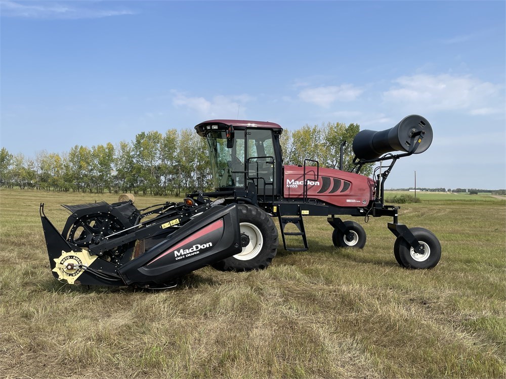 Dunkle Auction Services Inc. - 2014 MACDON M155 Swather w/ MACDON D65S ...