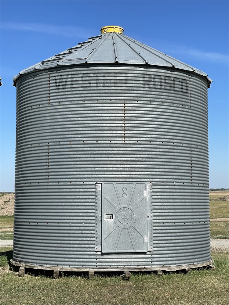 Dunkle Auction Services - WESTEEL ROSCO 5 Ring ±1650 Bushel Flat Bottom ...
