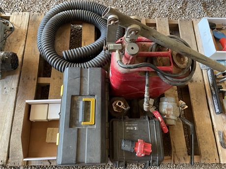 Dunkle Auction Services - BAKER Pressure Pump, 1000 PSI Test Gauge w ...