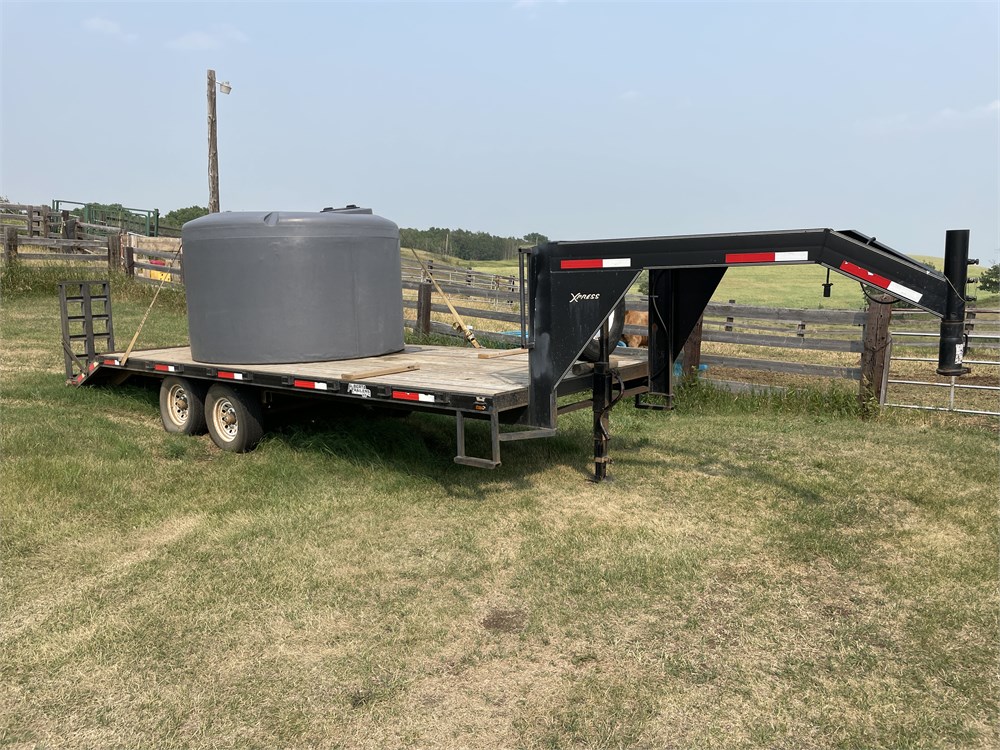 Dunkle Auction Services - 2006 RAINBOW 20 Ft. T/A 5th Wheel Flatdeck ...