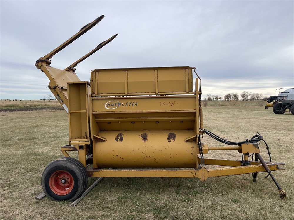 Dunkle Auction Services - 1990 HAYBUSTER 256 Plus II Bale Processor w ...