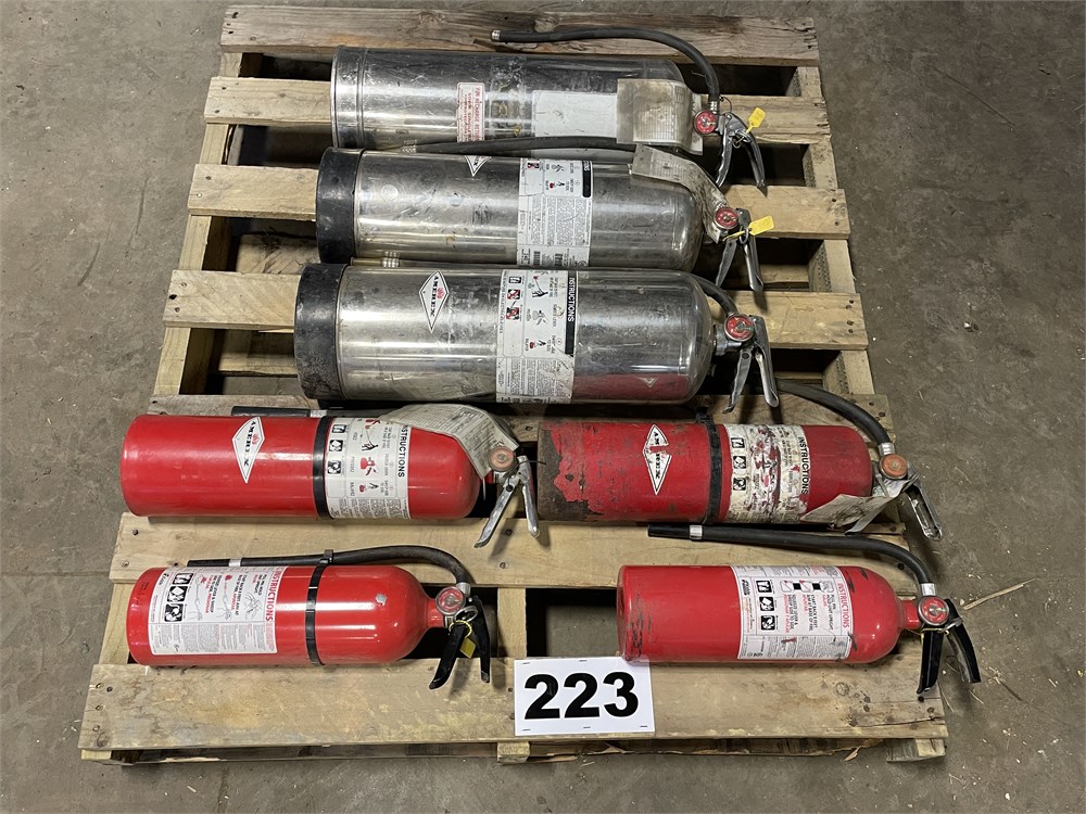 Dunkle Auction Services - Assorted Fire Extinguishers