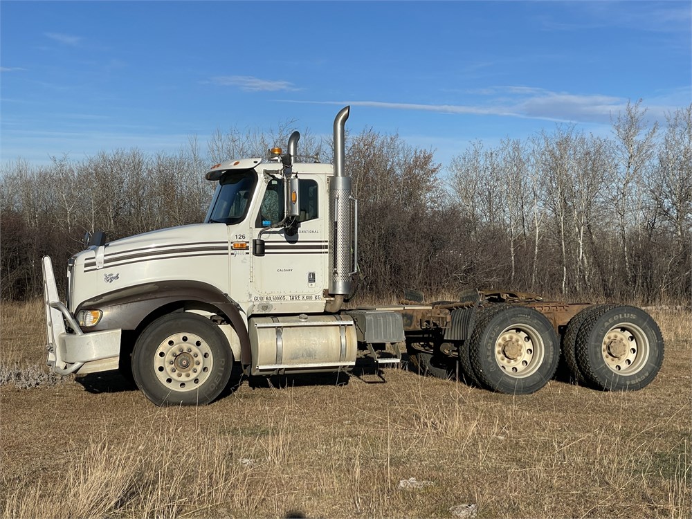 Dunkle Auction Services - 2005 INTERNATIONAL Eagle 9400i Day Cab Highway Tractor, Current CVIP ...