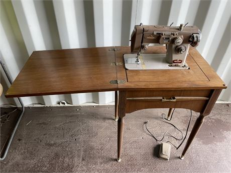 Dunkle Auction Services Inc. - Vintage Coronado Super Automatic Sewing ...