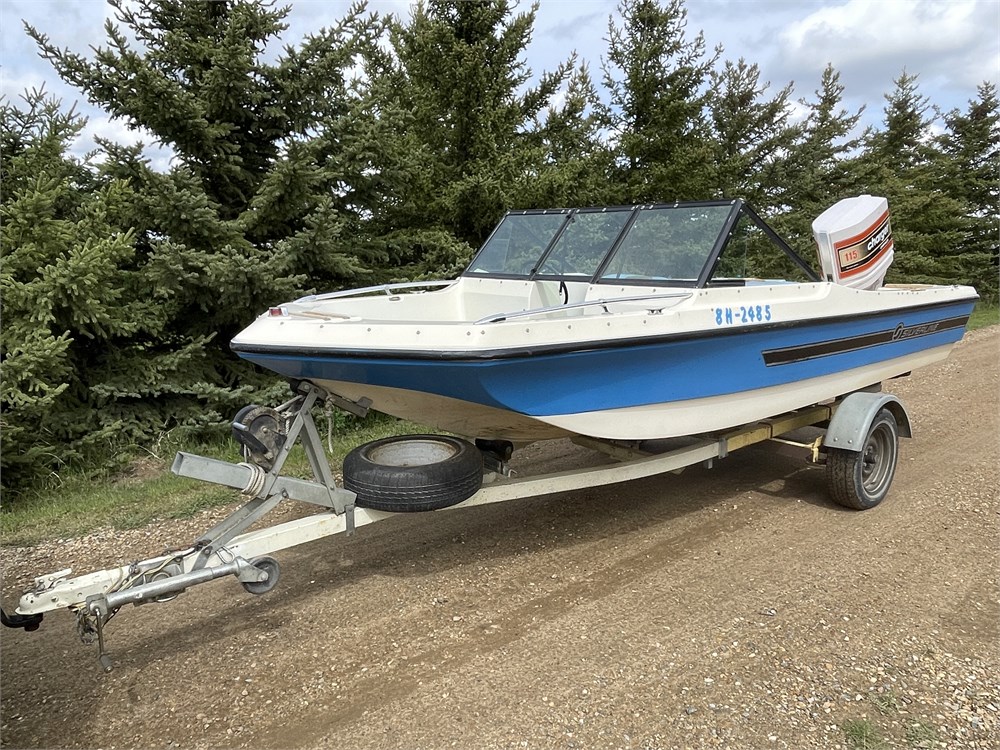 Dunkle Auction Services Inc. - 1978 SILVERLINE Hilo 16T Fiberglass Boat ...