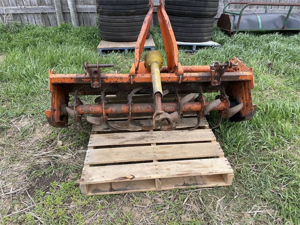 Dunkle Auction Services - MASCHIO 3 Point Hitch 5 Ft. Rototiller, 540 PTO.